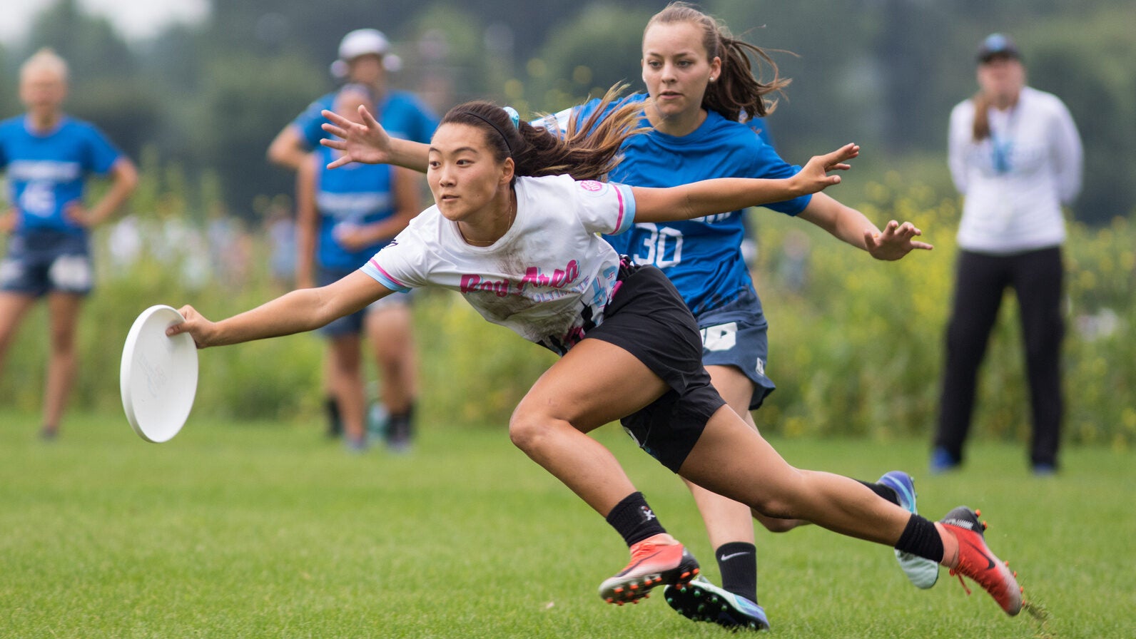 Ultimate Frisbee Layout Logo
